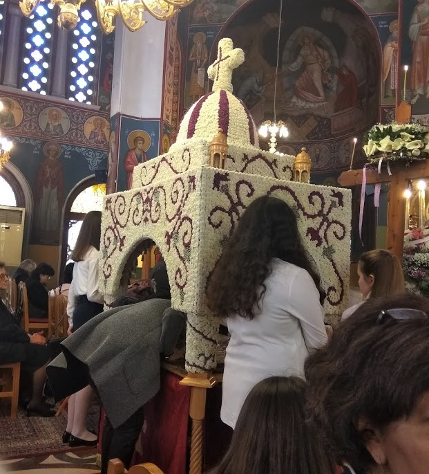 Ι.Ν Αγίου Δημητρίου Βοχαϊκού: 27.000 άνθη και 3.000 χάντρες ...