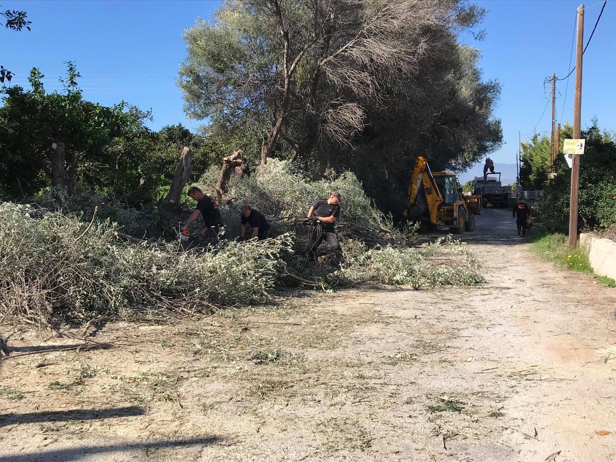 Καθάρισαν το δρόμο προς το Κάστρο Αρχαίας Κορίνθου (video-φώτο ...