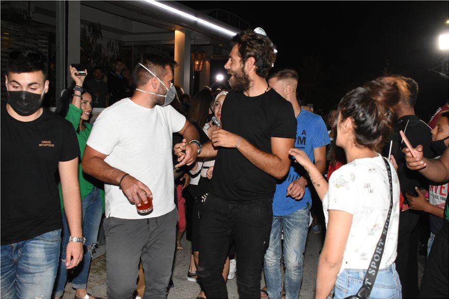 «Χαμός» στο Βραχάτι με την επιστροφή του Νίκου Μπάρτζη (video ...