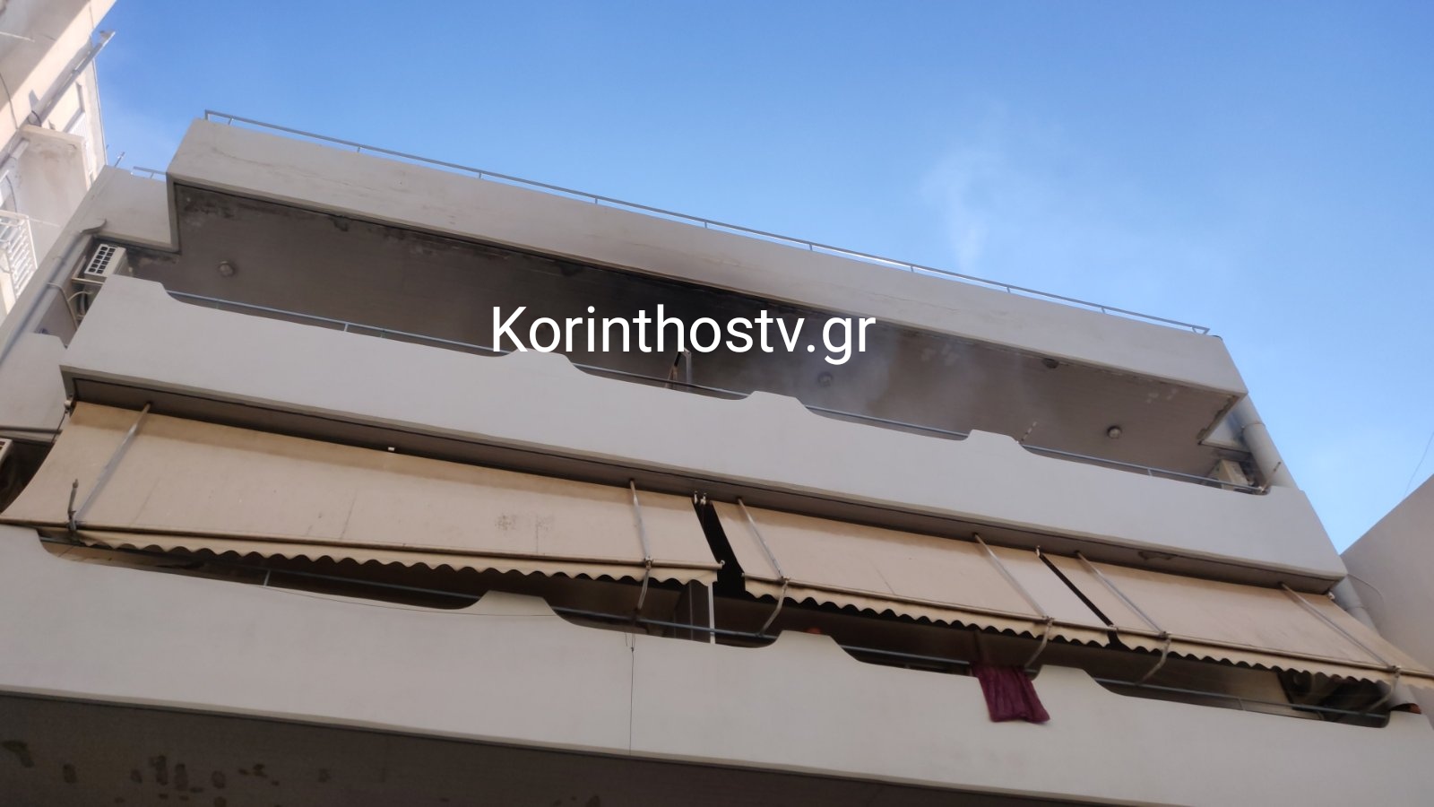 ΤΩΡΑ: Πυρκαγιά σε μπαλκόνι διαμερίσματος στην Κόρινθο (video-εικόνες ...