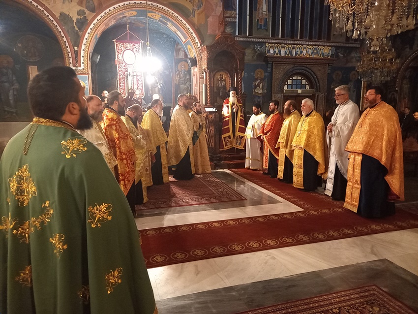 ΜΕ ΠΛΗΘΟΣ ΠΙΣΤΩΝ & ΟΙ ΔΥΟ ΑΡΧΙΕΡΑΤΙΚΕΣ ΧΡΙΣΤΟΥΓΕΝΝΙΑΤΙΚΕΣΘ. ΛΕΙΤΟΥΡΓΙΕΣ ...