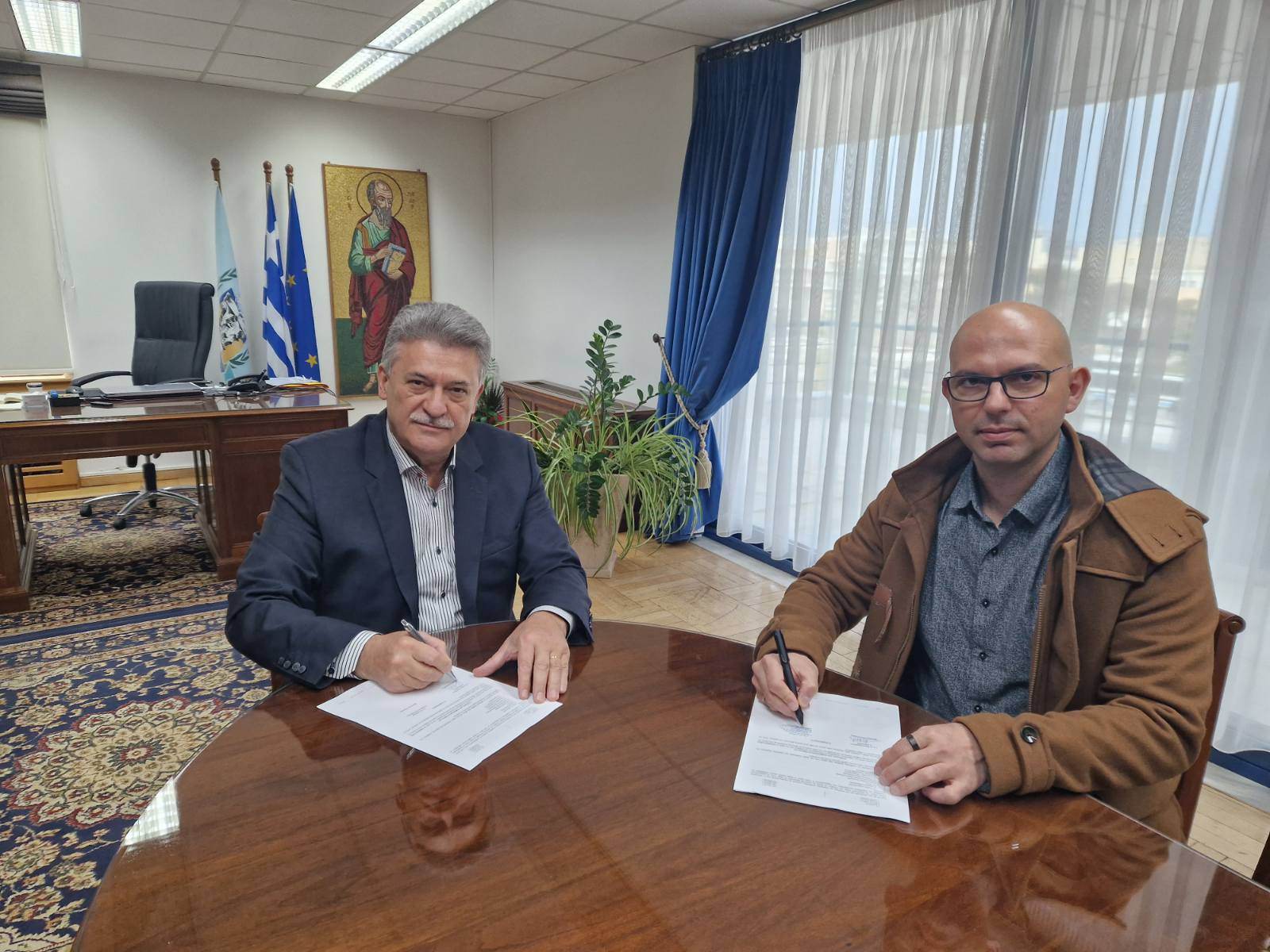 Ξεκινά η συντήρηση των Κοιμητηρίων του δήμου Κορινθίων - KorinthosTV