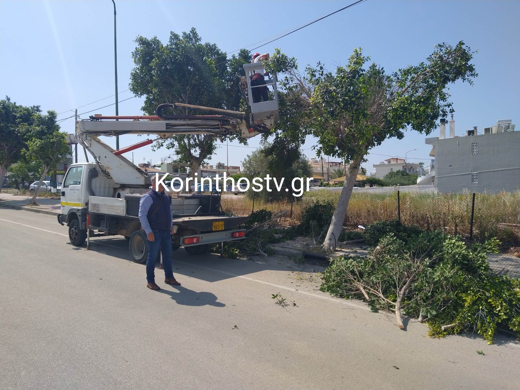 Λουτράκι: Συνεχείς οι εργασίες καθαρισμού και φροντίδας πρασίνου στην ...