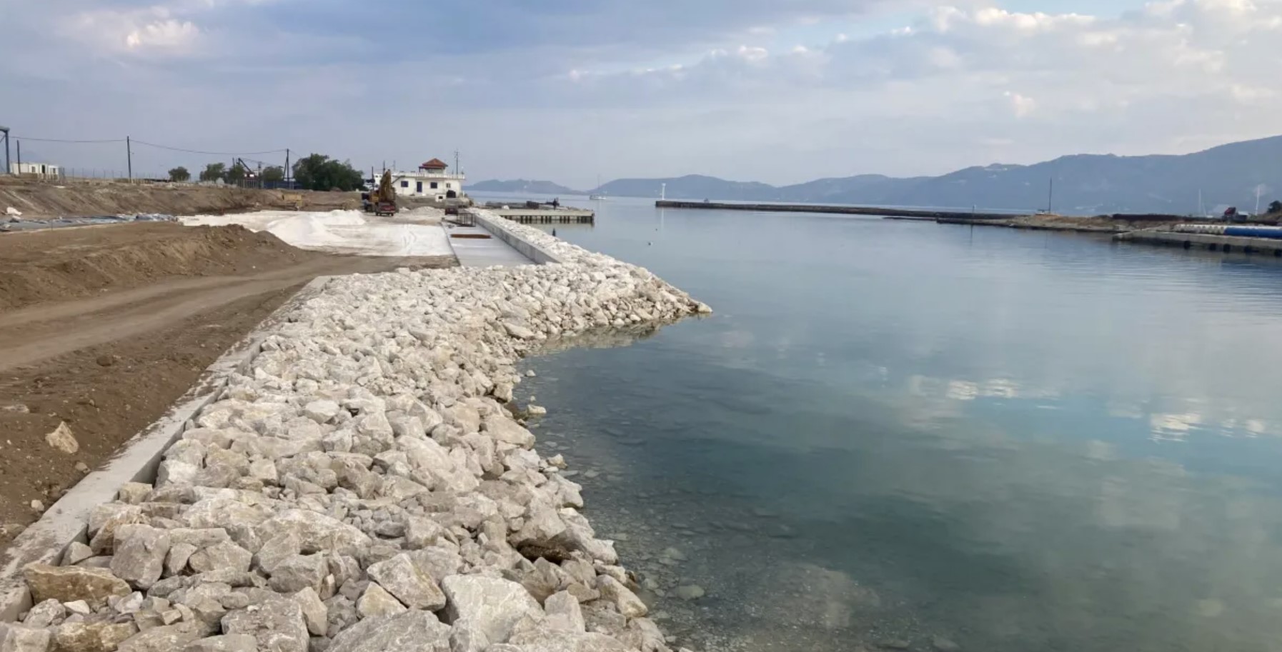 Ξαναβγαίνει στην επιφάνεια αρχαίος δρόμος στον Ισθμό της Κορίνθου ...