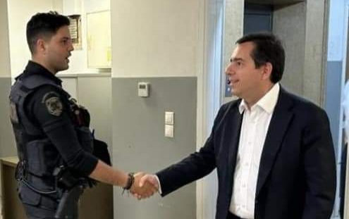 Νότης Μηταράκης: Αιφνιδιαστική επίσκεψη στο Α.Τ Ομονοίας πραγματοποίησε ...