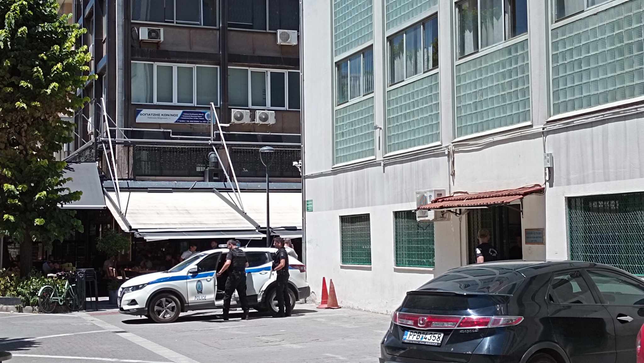 Λάρισα: Ελεύθερος ο αστυνομικός που πυροβόλησε και σκότωσε 20χρονο σε ...