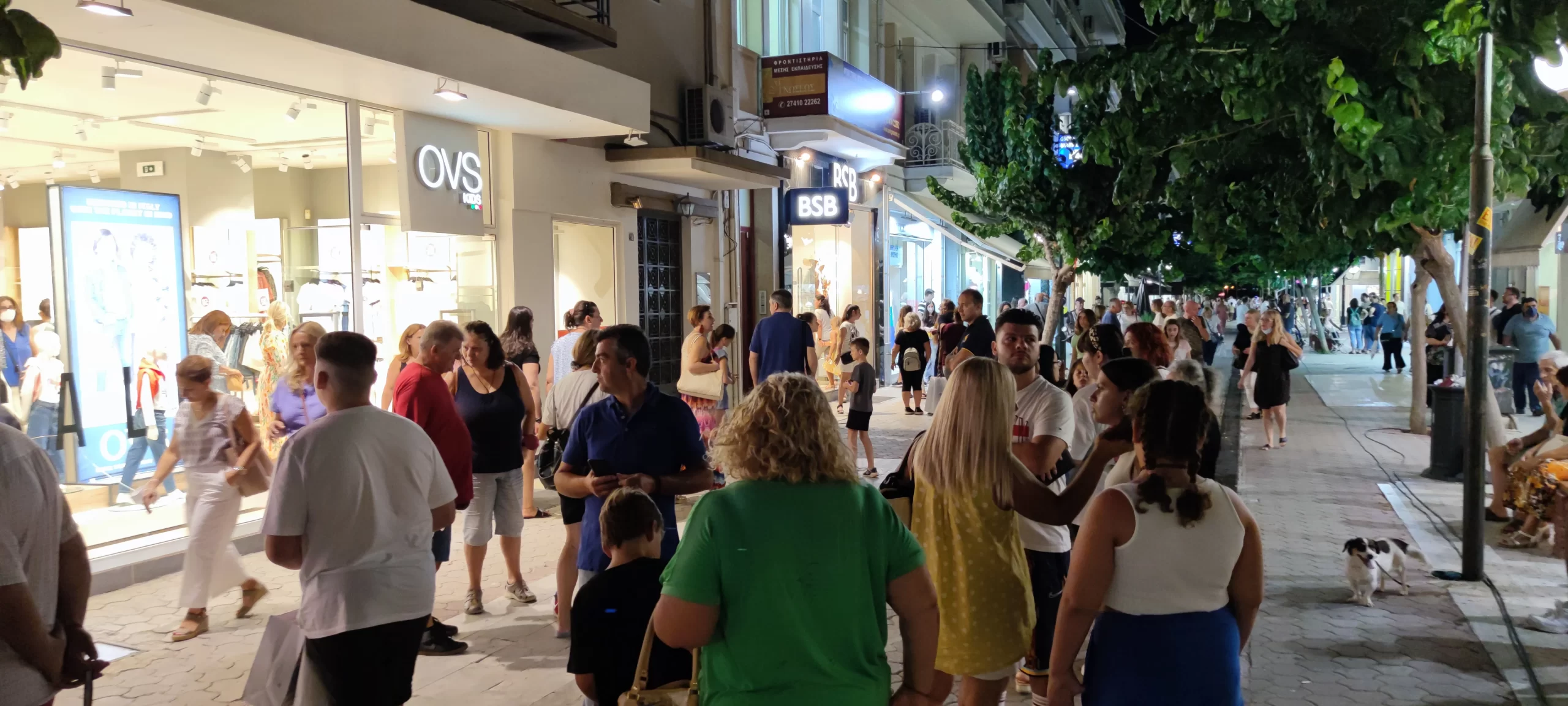 Κόρινθος: Παρατείνεται το ωράριο λειτουργίας των καταστημάτων την ...
