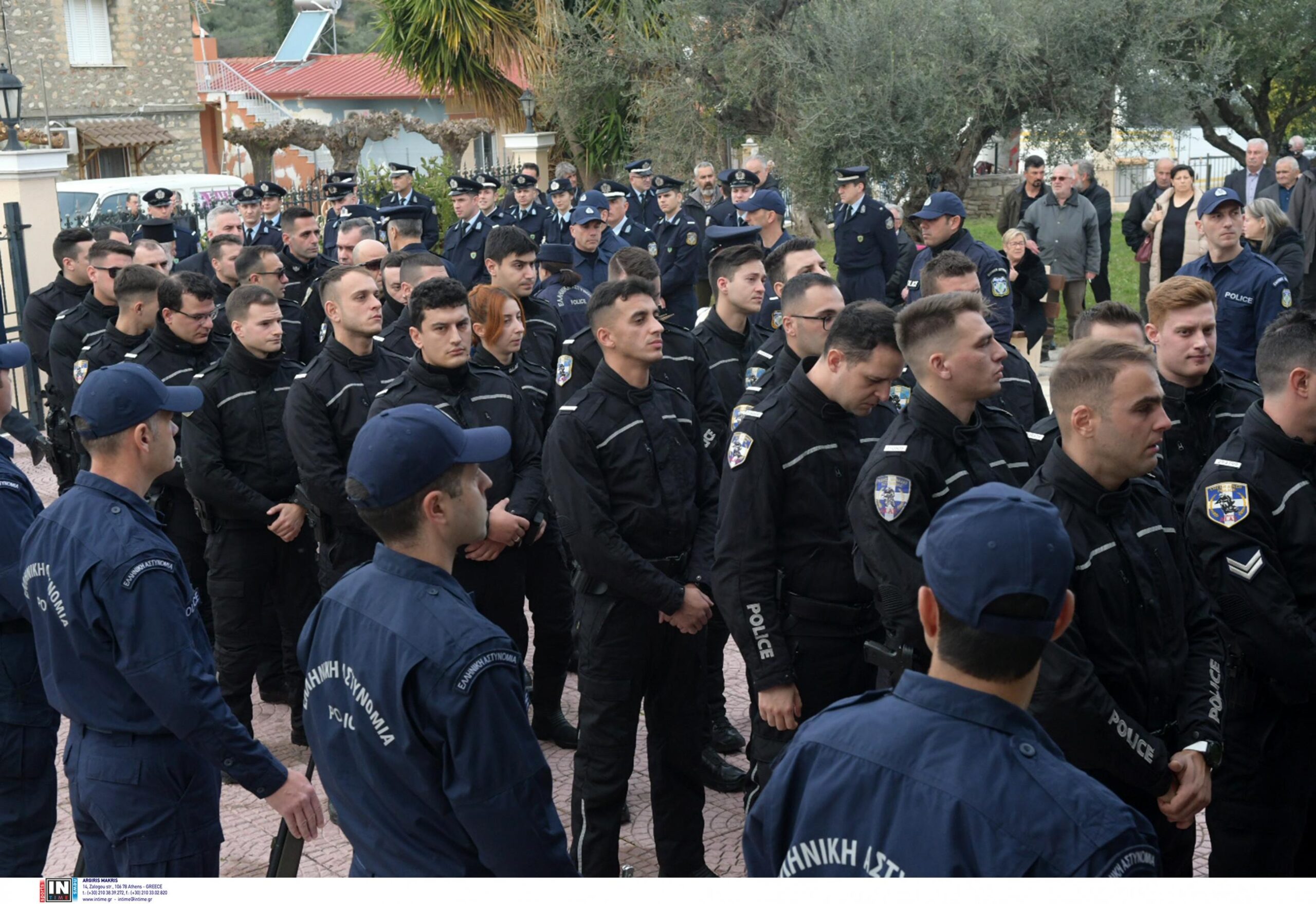 Πάτρα: Ανείπωτος πόνος στην κηδεία του 29χρονου αστυνομικού που έχασε ...