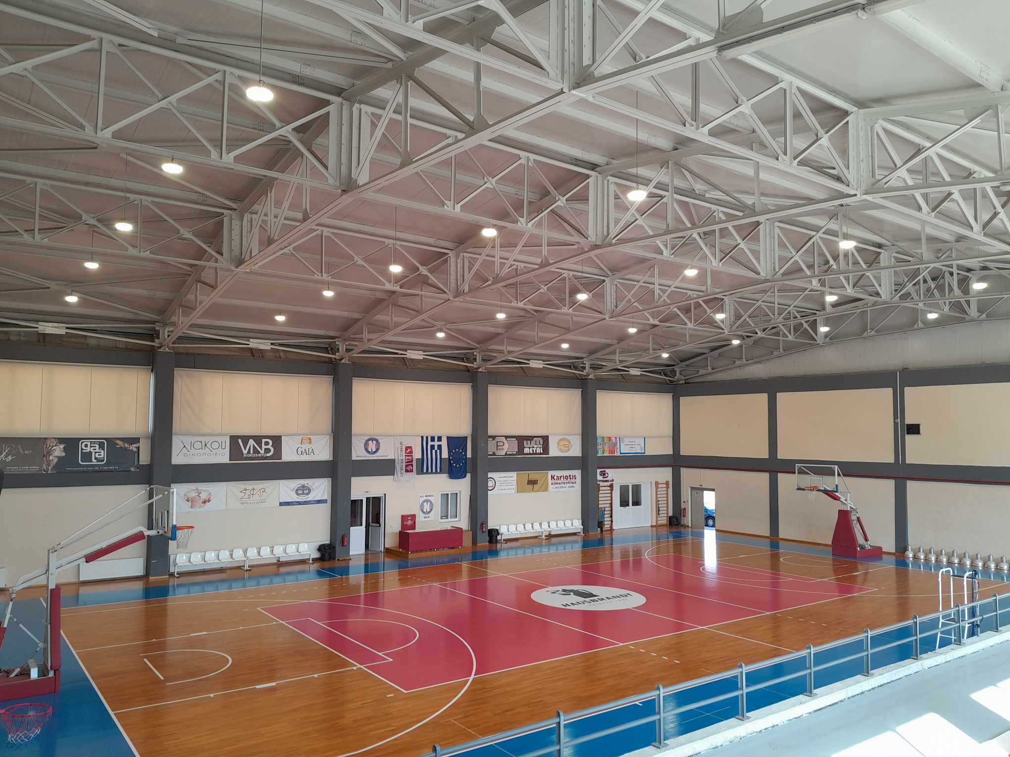 Αντικατάσταση των παλιών φωτιστικών σωμάτων με νέα φωτιστικά LED στο ...