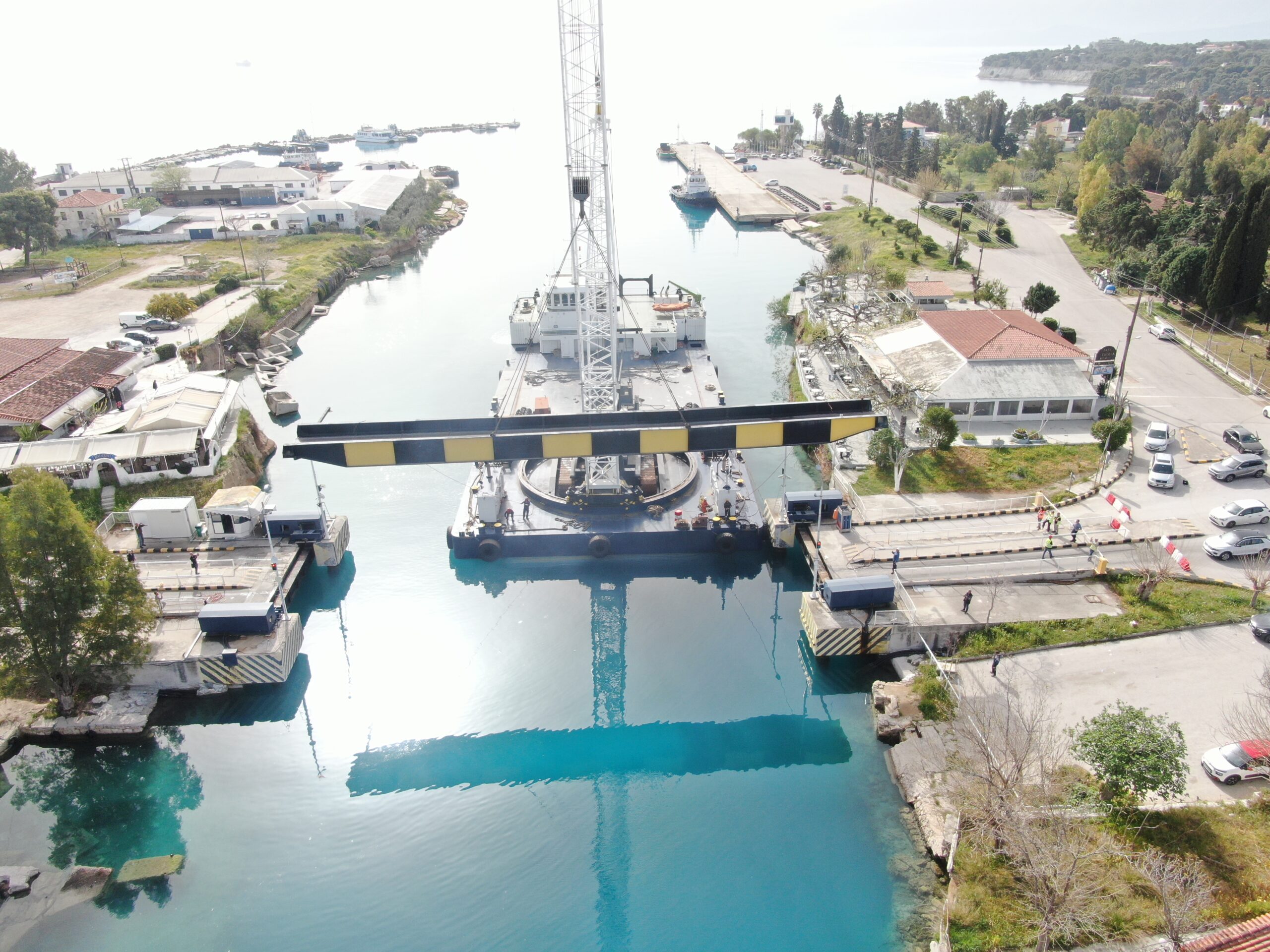 Ολοκληρώθηκαν οι εργασίες εξάρμοσης της βυθιζόμενης γέφυρας Ισθμίας ...