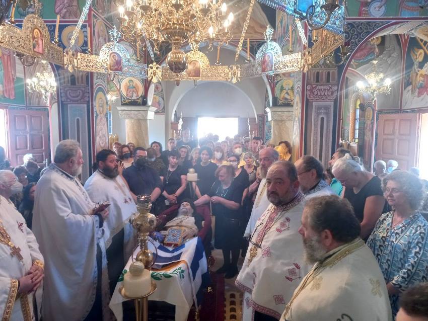 Εξόδιος Ακολουθία του Αρχιμανδρίτου Γέροντος Χρυσάνθου (Παπα)Νικολάου ...