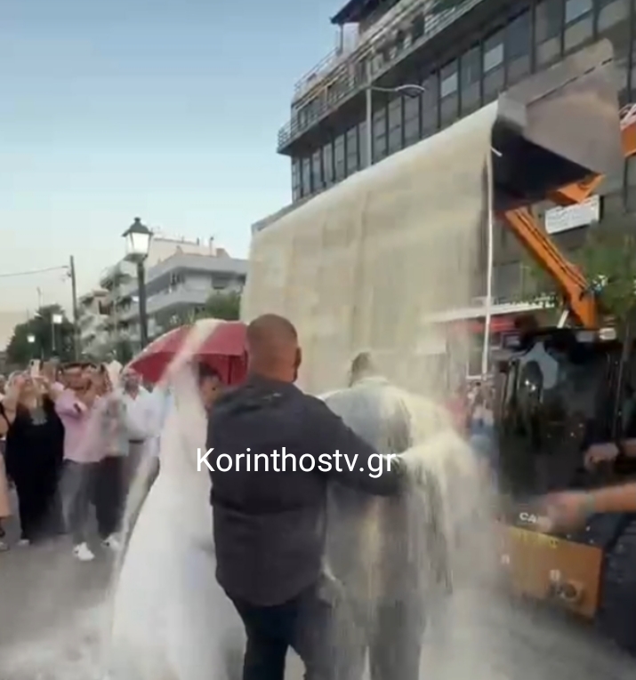 Ο γάμος της χρονιάς στο Κιάτο! Ούτε 10, ούτε 20... 550 κιλά ρύζι έριξαν ...